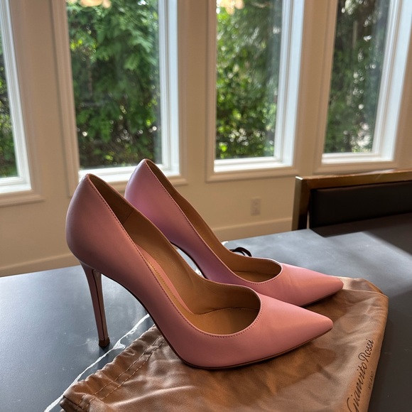 Gianvito Rossi | Shoes | Gianvito Rossi Baby Pink Pumps 38 | Poshmark